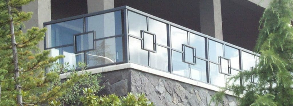 Custom Glass Railing Systems with Innovative Design - Durarail | Duradek